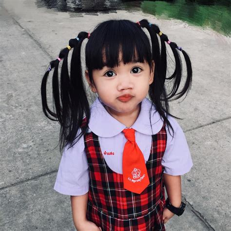 โรงเรียนหยุดไป 3 วัน เปิดเรียนทั้งทีคุณแม่เลยทำทรงผมสุดเก๋ให้หนูน้อย