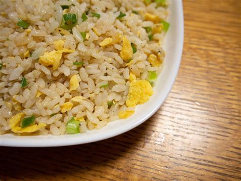 炒飯下鍋全黏在一起？內行曝「最後1招」：保證粒粒分明 新奇 Nownews今日新聞