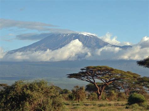 Volcán Kilimanjaro Características formación y erupciones