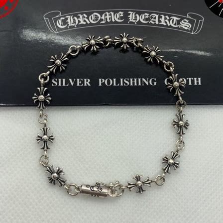 Ảnh Thật Lắc tay Chrome Heart Tiny E cross bạc vàng fullbox Shop Lộc Độc Và Lạ Shopee