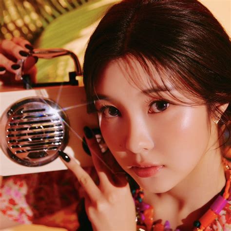 Kep1er Dayeon Icon Universe Sunset Beach © Kep1eritalia Girl