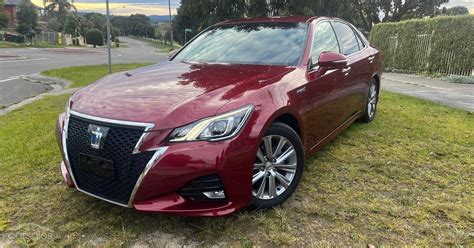 2017 Toyota Crown Athlete S Auto