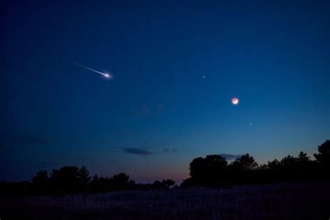 Perséides ces communes vont éteindre léclairage public pour mieux observer les étoiles filantes