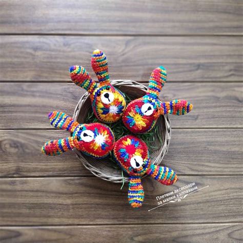 Плетени великденски зайчета яйца пъстри Крокодилбг