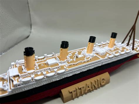 Rms Titanic Submersible Model Educational Model Floats And Sinks Histo