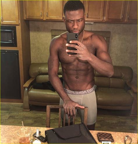 American Souls Sinqua Walls See His Hot Shirtless Selfies Photo