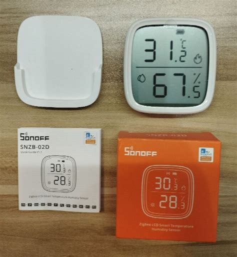 SONOFF SNZB D Review A Zigbee Temperature Humidity Sensor With A Inch Display CNX