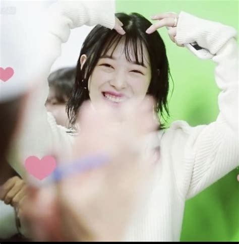 Pin On Sulli Sulli Her Smile Princess Peach