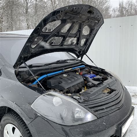 ⇒ Амортизаторы капота — Nissan Tiida (1G), 1,6 л, 2007 года | стайлинг ...