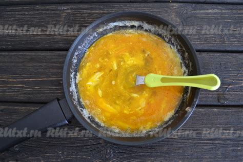 Яичница болтунья 9 фото в рецепте