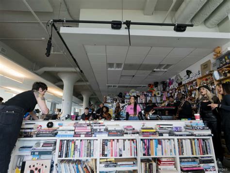 How Nprs Tiny Desk Concerts Became A Pop Culture Phenomenon Cna