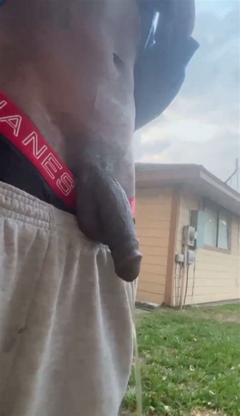 Black Dick Pissing Outside Thisvid Com Em Ingl S