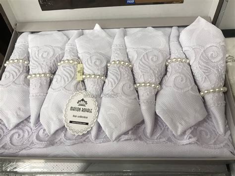 Луксозна покривка в бяло Аксесоари Банкя Луксозна покривка в бяло