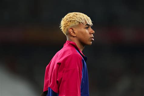 Official Lamine Yamal Becomes Barcelonas New No 10 Barca Universal