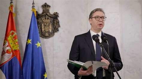 Подготвеност на Вучиќ да ги нормализира односите со Косово топката е