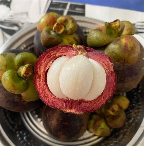 더쿠 마늘처럼 생겼는데 한국에는 안 유명한 과일