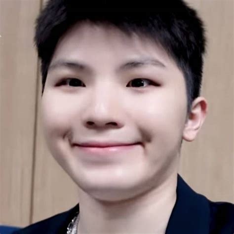 Seventeen Community Posts 생일 축하해 우지 얘들아 너 정말 많이 사랑해 특히 나 넌 대단해 항상