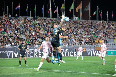 Playoff Serie B Il Venezia Vola In Finale — Il Globo