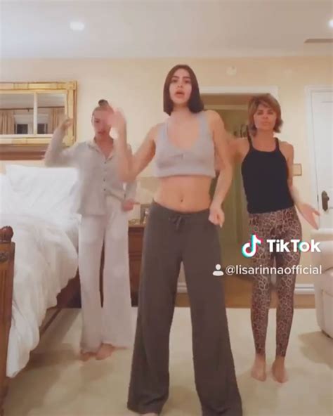 Rhobh S Lisa Rinna Claps Back At Troll After Star Is Slammed As Embarrassing For Sharing