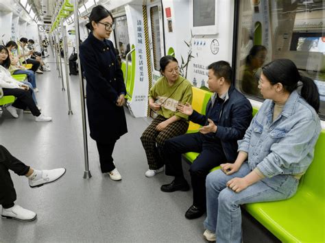 王飞调度“五一”期间公共交通运营组织贵阳市慰问常规