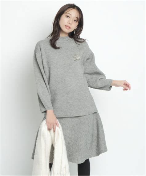 Jusglitty（ジャスグリッティー）の「ブローチ付ニット×フレアミニスカートset（ワンピース）」 Wear
