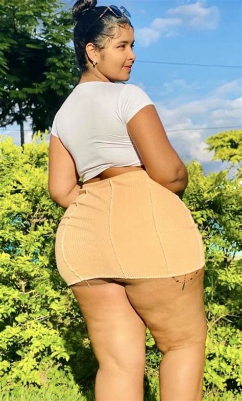Pin By Mosco Kazuo On Corazon Kwamboka Beautiful Curvy Women Curvy