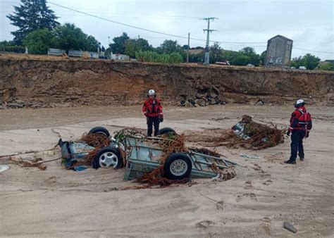 Dos Muertos Tres Desaparecidos Barrios Y Pueblos Anegados Por El