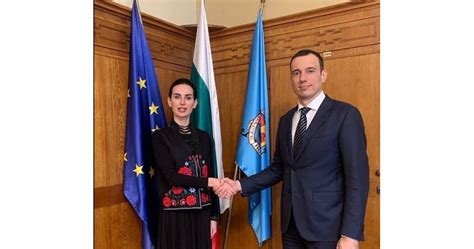 Терзиев Ще продължим подкрепата за прогонените от войната в Украйна