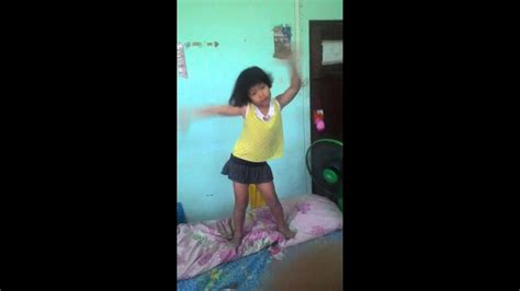 Little girl Dancer Yandex Video aramada çevrimiçi izle