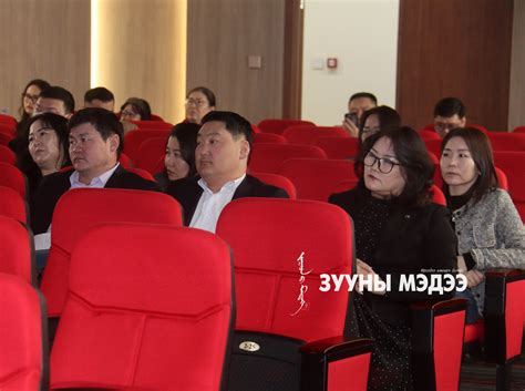 ФОТО Өмгөөлөгчид тулгамдаж буй асуудлаа хэлэлцэв