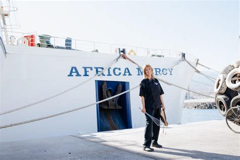 Jacqueline Op De Africa Mercy Hele Emotie Als Blind Kind Plots Kan Zien Mercy Ships
