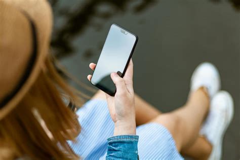 how to restrict app downloads on your android phone