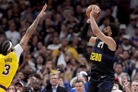 Nba Playoffs Les Nuggets Et Les Knicks Renversants Dans Deux Fins De