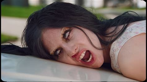 Lady Gaga Revoluciona Su Último Sencillo Con Disease The Poison Live