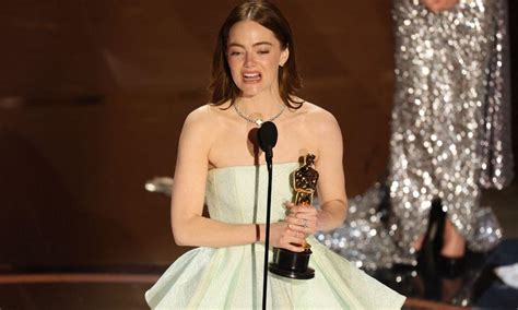 Emma Stone Wins Second Career Oscar For Poor Things Gma News Online
