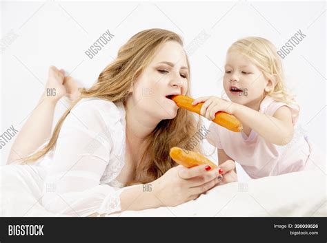 Daughter Eats Moms Pussy Telegraph