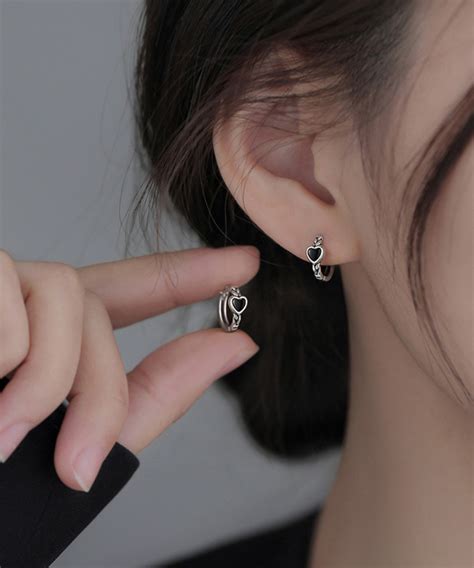 마일드프라이데이 🖤블랙 하트귀걸이 원터치 귀걸이 실버 링귀걸이 데일리룩