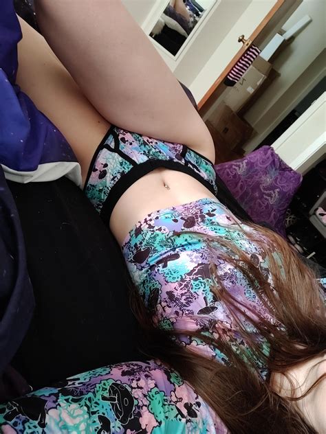 This Sleepy Babe Just Moved Into Her Own Place R Babespace