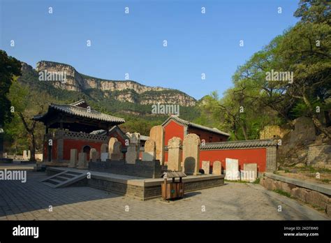 Lingyan Temple Nine Mountain Stock Photo Alamy