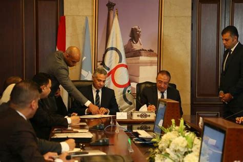 التعاون للبترول توقع مع الإسكندرية بروتوكول لإنشاء وتشغيل محطات تموين