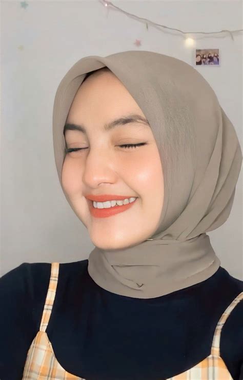 Pin Oleh Jalil Di Beautiful Muslima Gaya Hijab Gaya Gadis Gadis Cantik