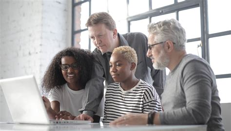 Project Management Lessons Learned Knowledge Train