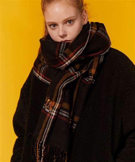 트래블러 체크 머플러 블랙