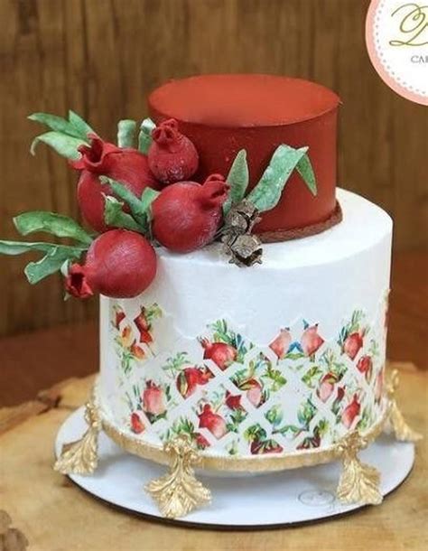 تصاویر مدل های کیک یلدایی لاکچری و قشنگ مدل دو طبقه و اناری شب چله