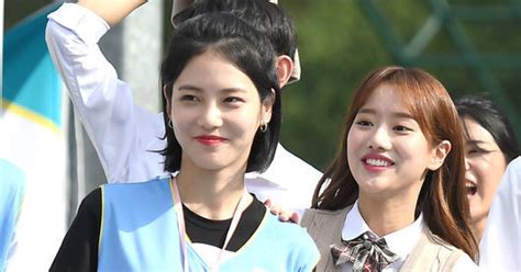 신예은 이나은예쁜 애 옆에 예쁜 애에이틴 현장공개 사진