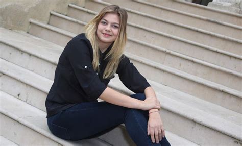 Louane Emera découvrez son évolution physique en images Femme Actuelle