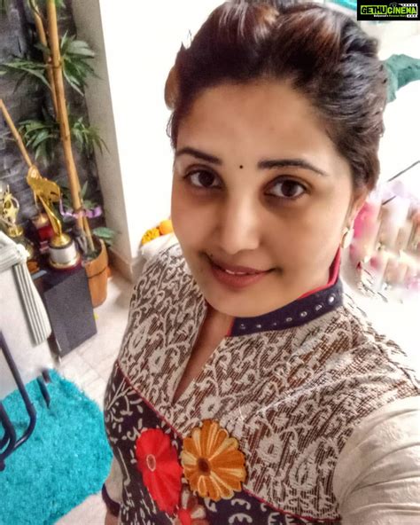 Sandra Amy Instagram Gethu Cinema