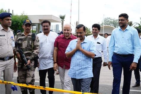 Had Kejriwal Been Pm He Would Have Hugged Me Manish Sisodia The New