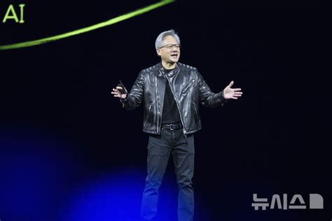 Gtc 2025서 기조연설하는 젠슨 황