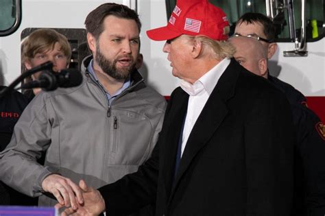 Quem é J D Vance o ex detrator que foi escolhido para ser vice de Trump Mundo CartaCapital